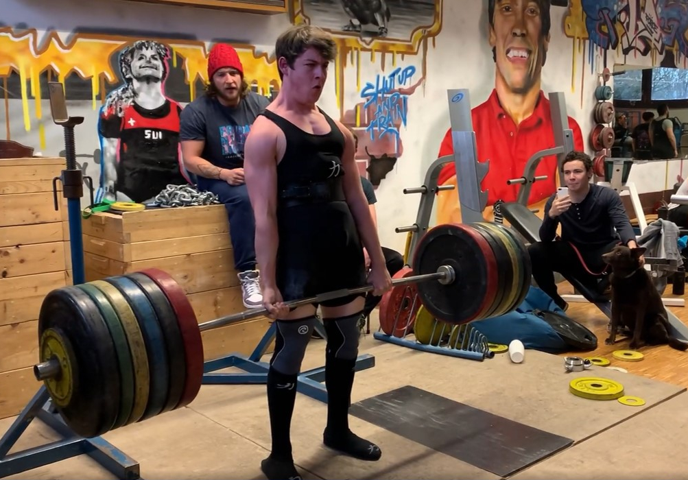 My son sets powerlifting records at age 16 | Mountains and rivers